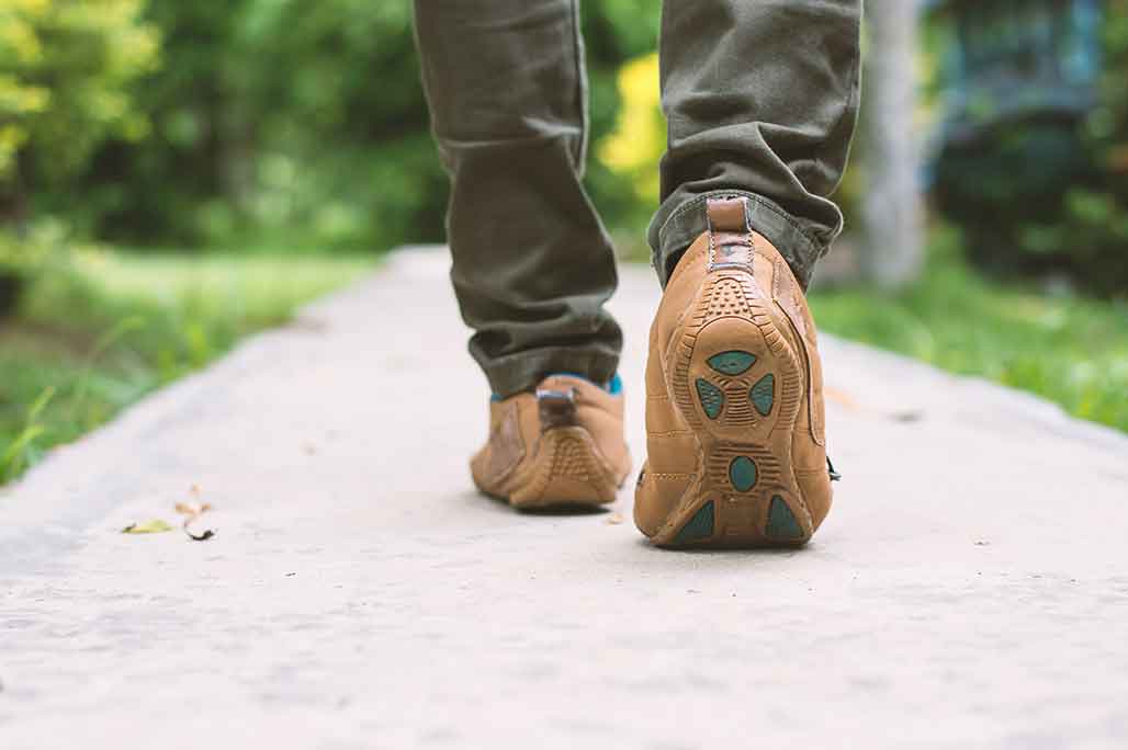 Correr o caminar 10 mil pasos: ¿Qué es mejor?